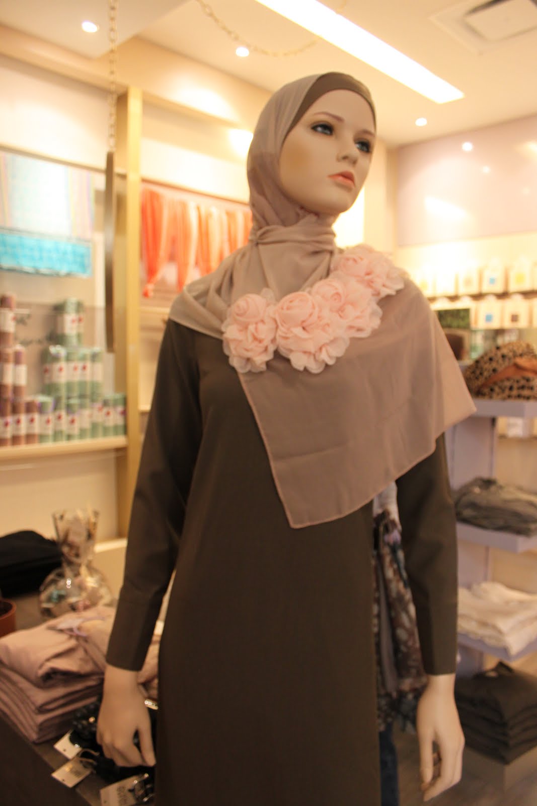 Muslim Street Fashion: Hijab House's new looks!