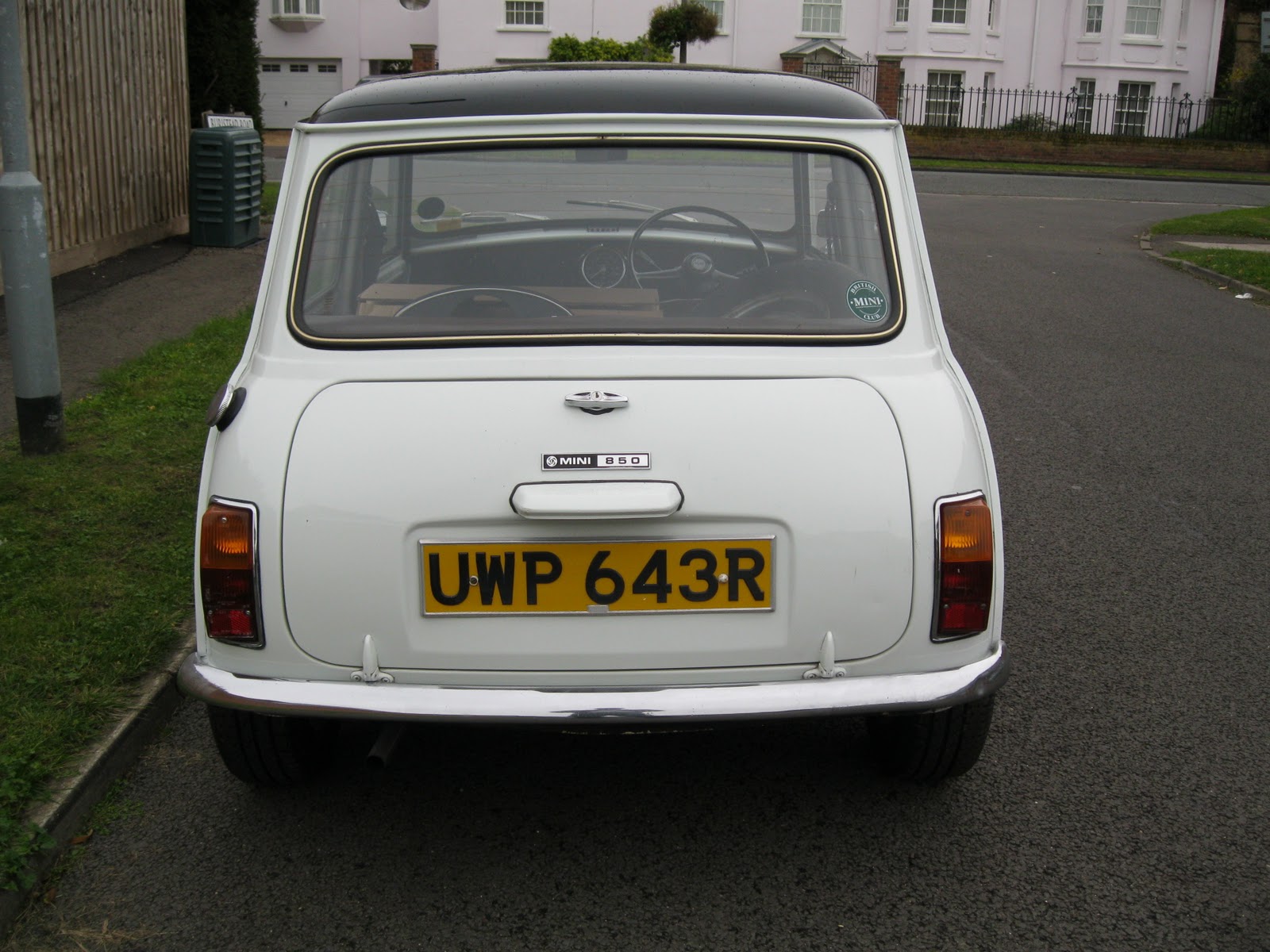 The Brazilian Job: Mini 4 - 1976 Leyland 850 in White
