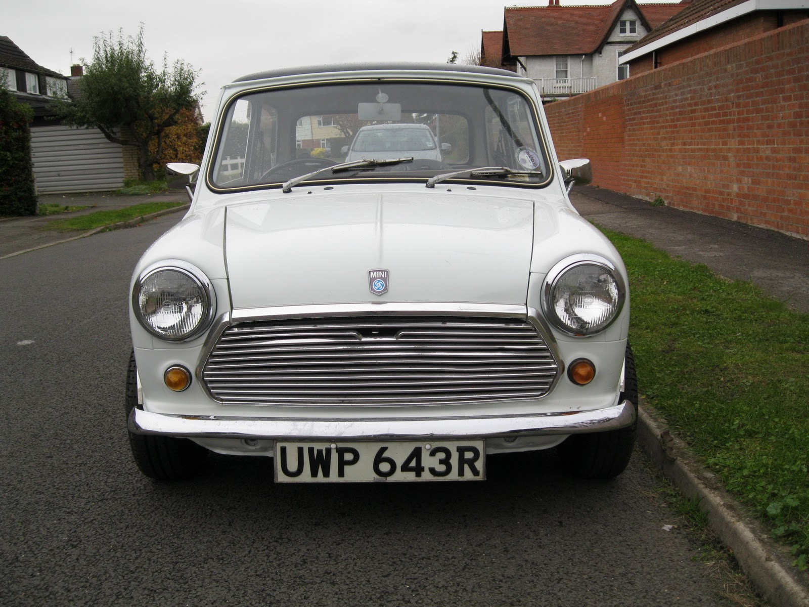 The Brazilian Job: Mini 4 - 1976 Leyland 850 in White