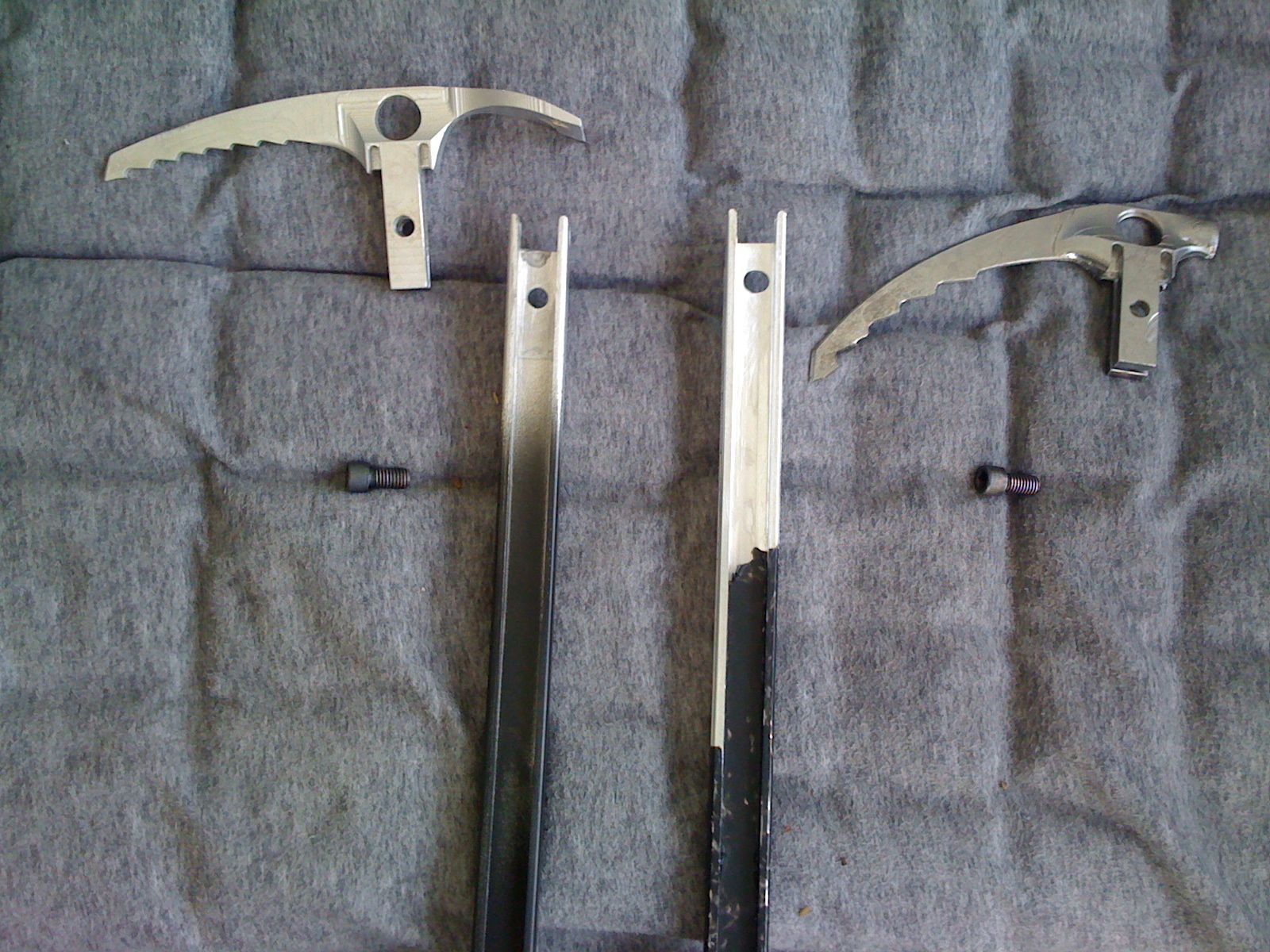 Janzen Gear: Pictures of the Ice Axes