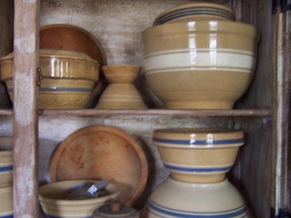 COLONY HOMESTEAD: apple ware, yelloware and other things too..lol