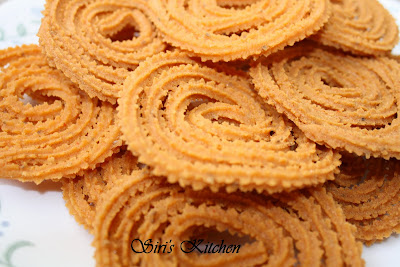 Siri's Kitchen: Murukulu (Janthikalu)