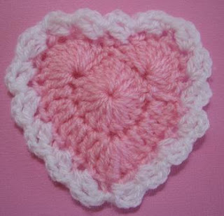crochetroo: Happy Hearts (free crochet pattern)