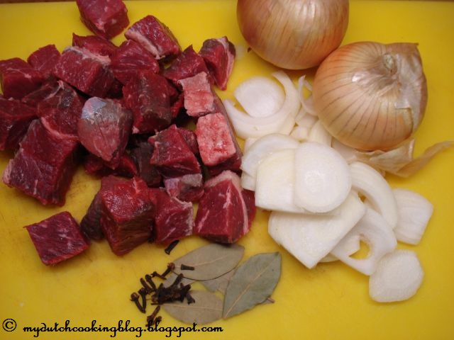 The Dutch Table: Hachee (Dutch Stewed beef)