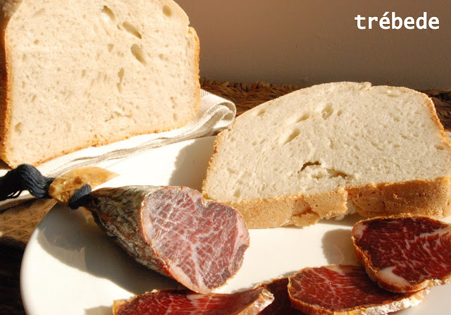 trébede: ¡TOMA PAN Y MOJA! Pan con masa madre sólo.