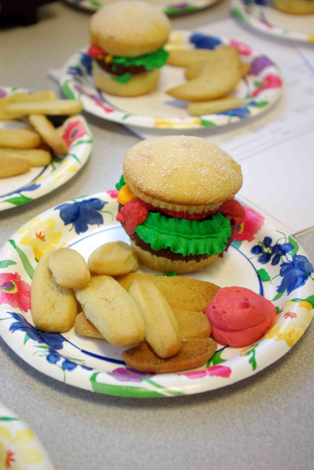 There was a bright flash of light...: Amazing fun "Burgers & fries"