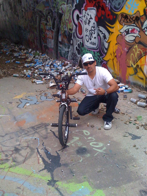 BMX Freestyler: Living Legend - Robert Castillo