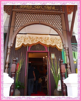 SEPUTIH SEHARUM MELUR: NYIUR GADING PUNCAK MAHLIGAI