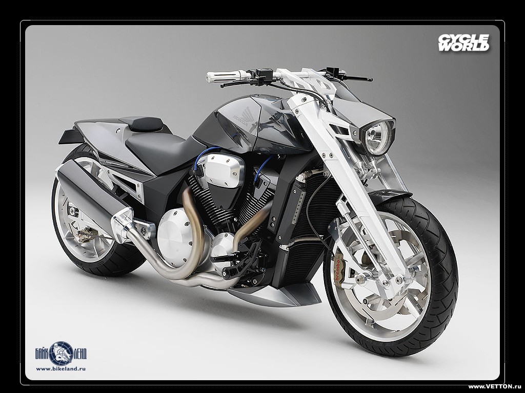 O lume in imagini de amator: Motociclete la care se viseaza