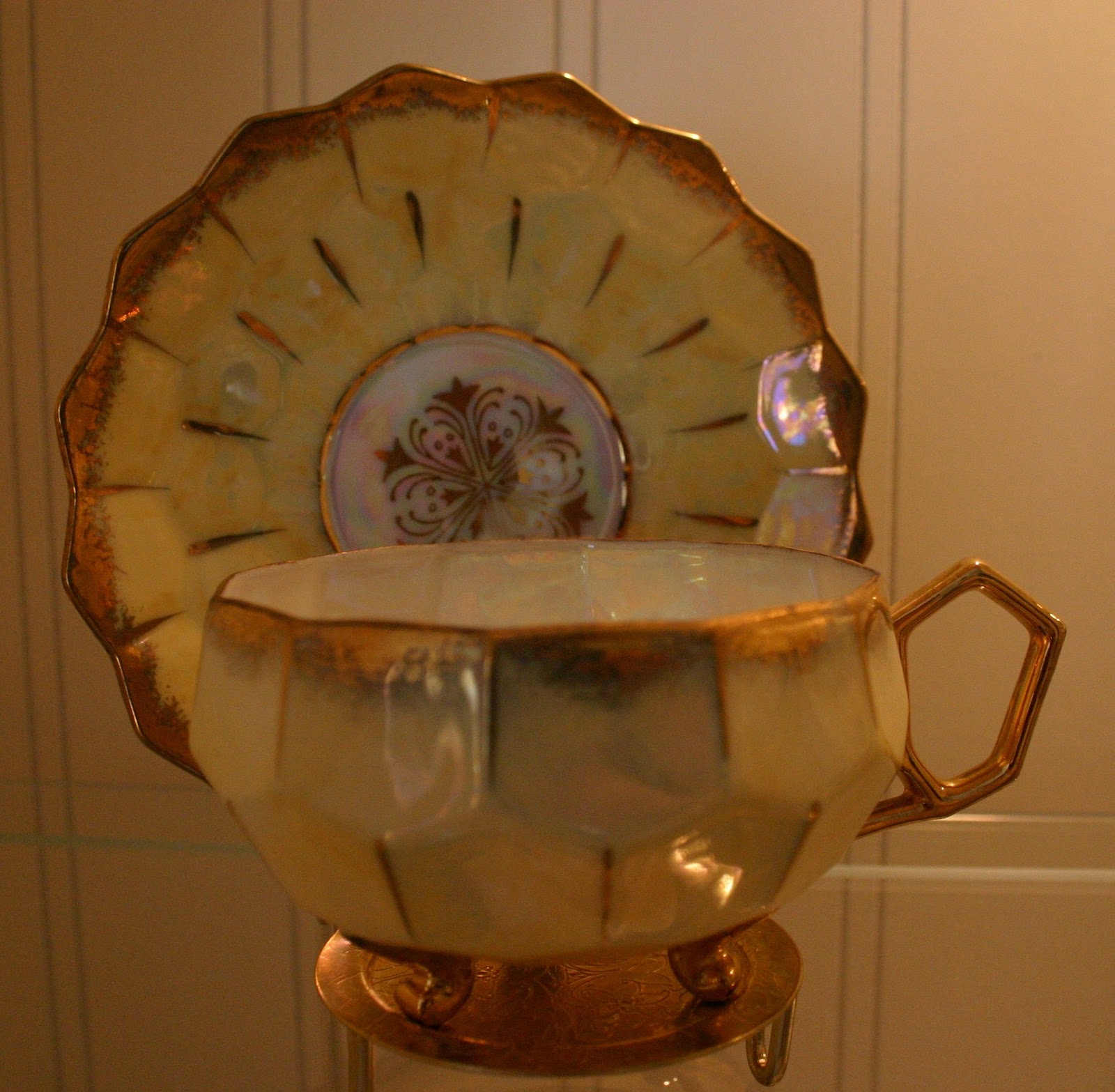 Home is Where the Heart is: ~3 Legged Tea Cups Part One~