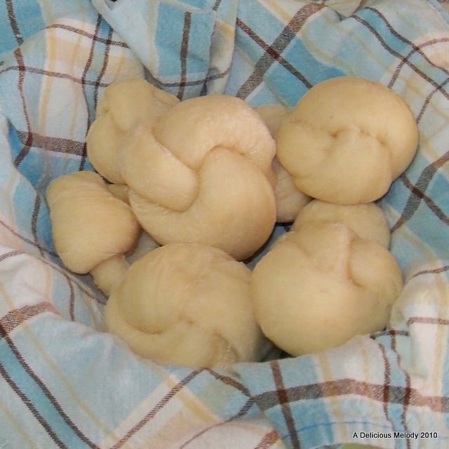 A Delicious Melody: How to Make Knot Rolls