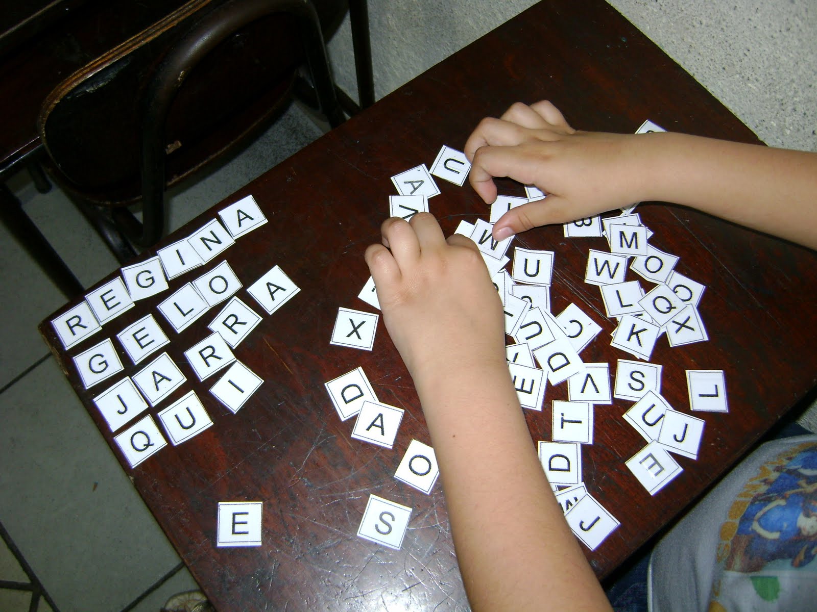 Uni duni te: Alfabeto móvel