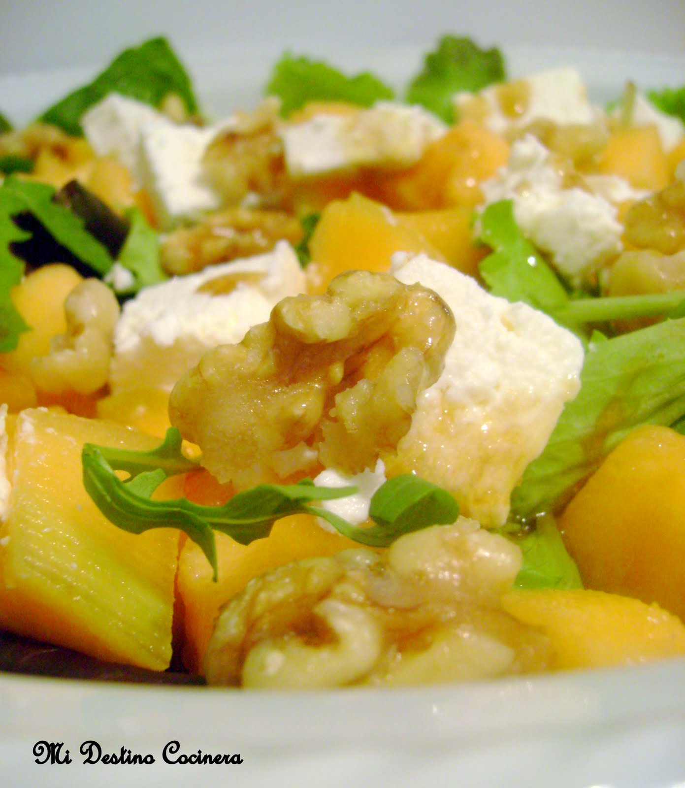 Maravillosas Ensaladas: Melòn, Feta y Hojas Verdes con Nueces ...