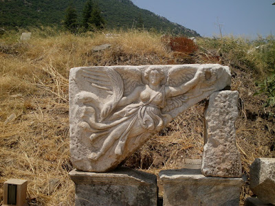 smyrna: τα μνημεια της" τουρκιας"