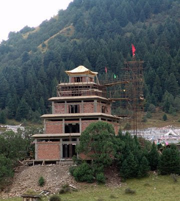 Digital Tibetan Buddhist Altar: Dodrupchen Rinpoche's Building Effort