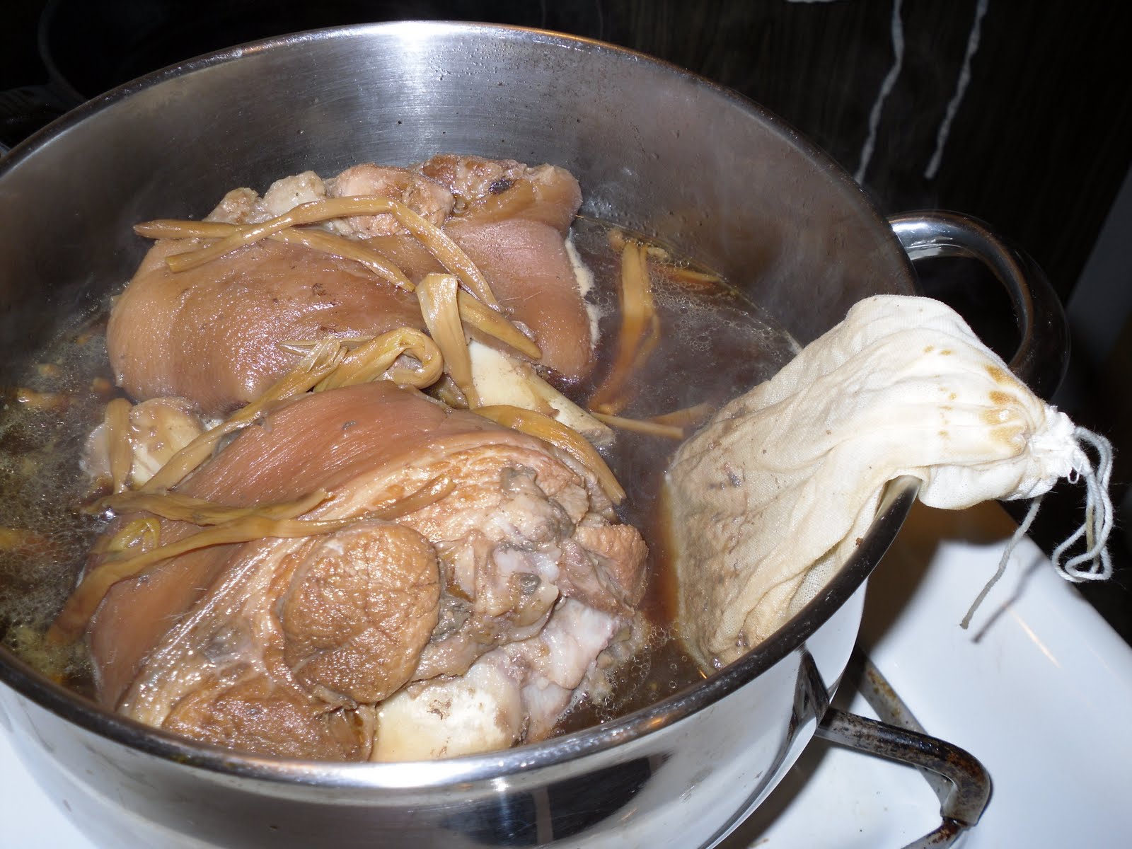 DIABETES LIFE NOTES: Lorna's Humba: Pig Hocks as Comfort Food