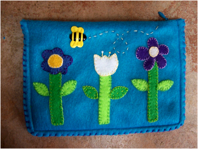 Art Threads: Wednesday Sewing - Felt Wallet with Invisible Zipper