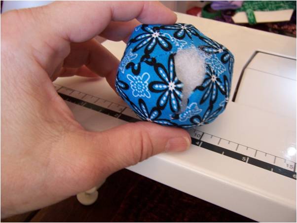 Art Threads: Wednesday Sewing - Fabric Ornament Balls