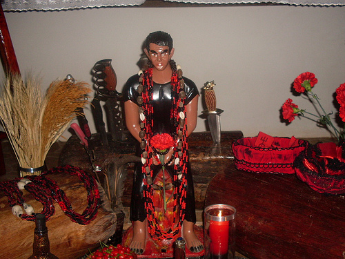 DE VOLTA AS RAIZES: EXÚ TIRIRI