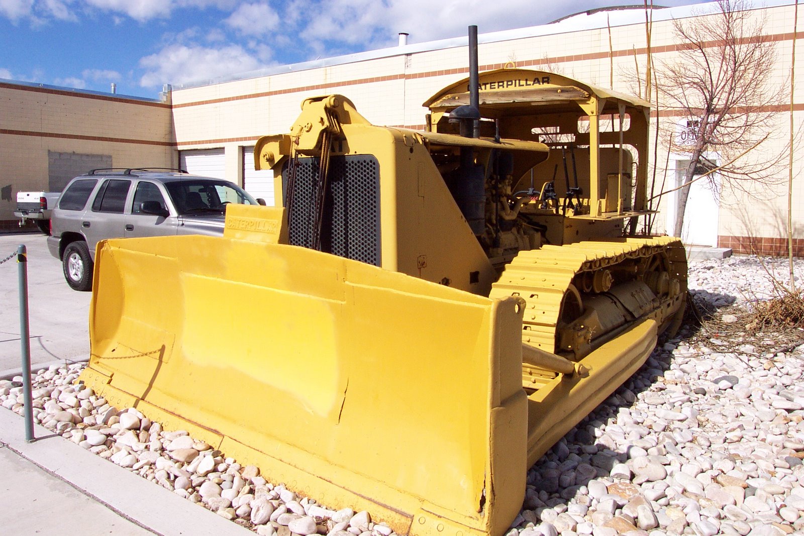 Old Construction Machinery: Very old Caterpillar D8, Cable lift located ...