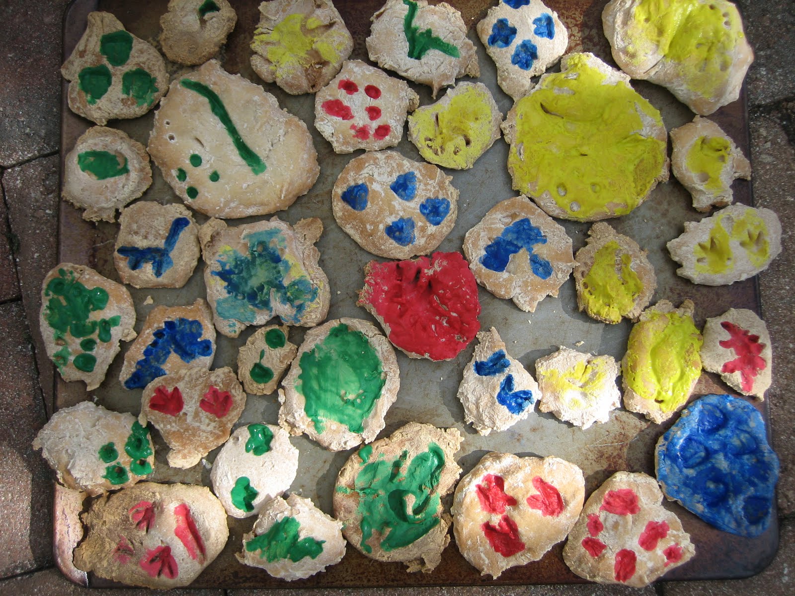 Homemade Dinosaur Fossil Dig - Mama to 6 Blessings