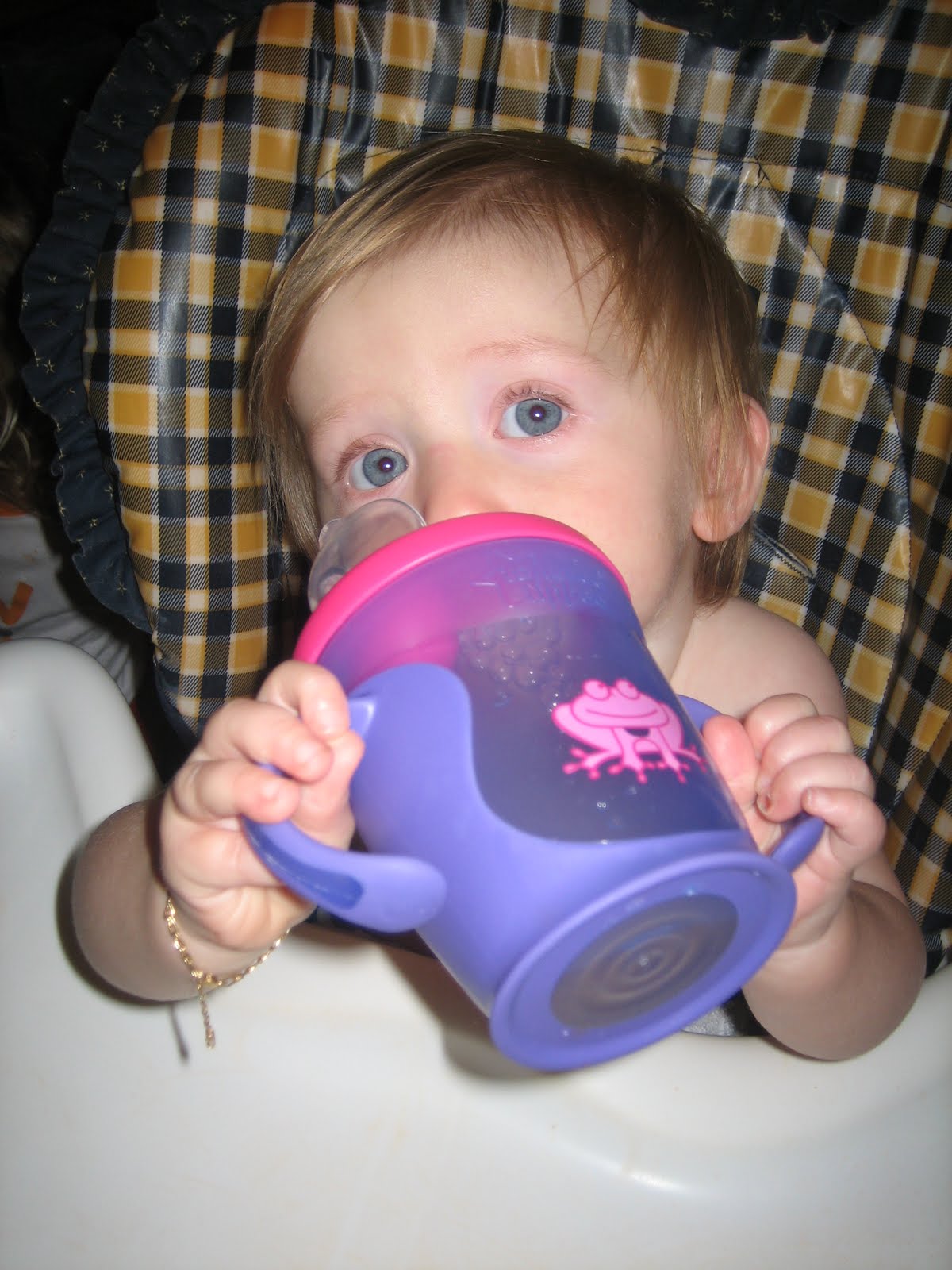 Tommee Tippee Sippy Cup REVIEW & GIVEAWAY - Mama to 6 Blessings