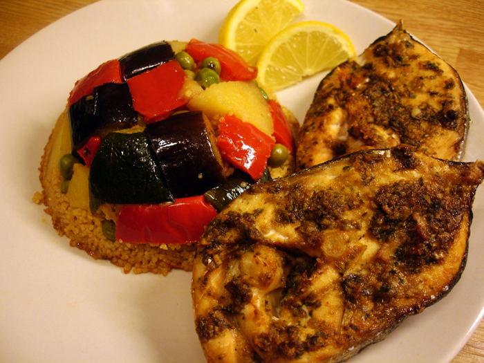 libyan food: Libyan Couscous with Fish: Kusksi bil Hoot كسكس بالسمك على ...