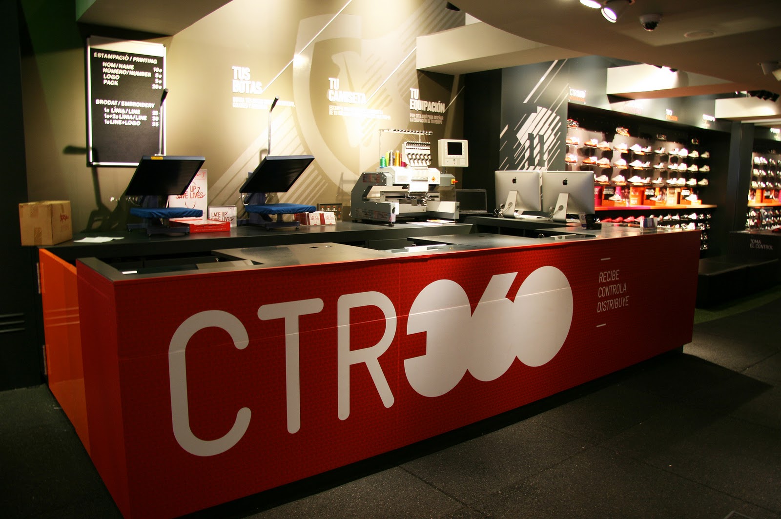 Nike Passeig de Gracia: CTR 360 II campaign @ Nike PdG