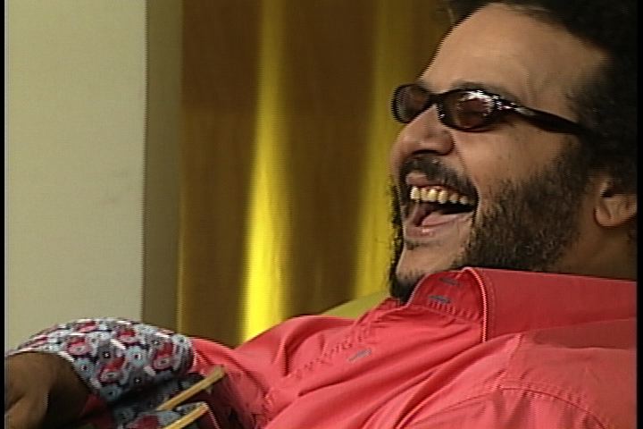 Roy Tavaré se desnuda en "Miralba Muy Personal"