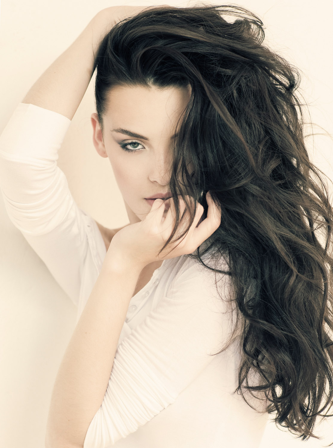 J Model Management: Marcella Sbraletta por Paul de Luna