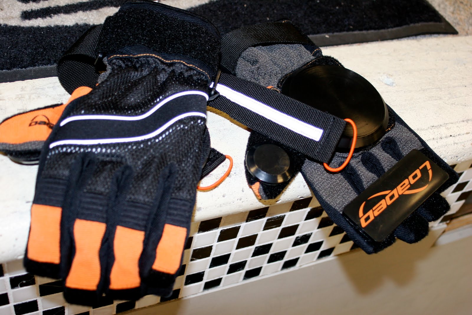 EASTERN BOARDER WORCESTER: Slide gloves from Sector9 and Loaded