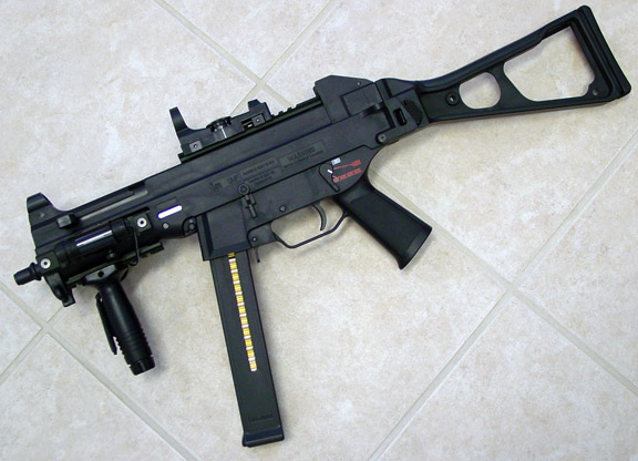 L'UMP-45, ou "arme cheatée"