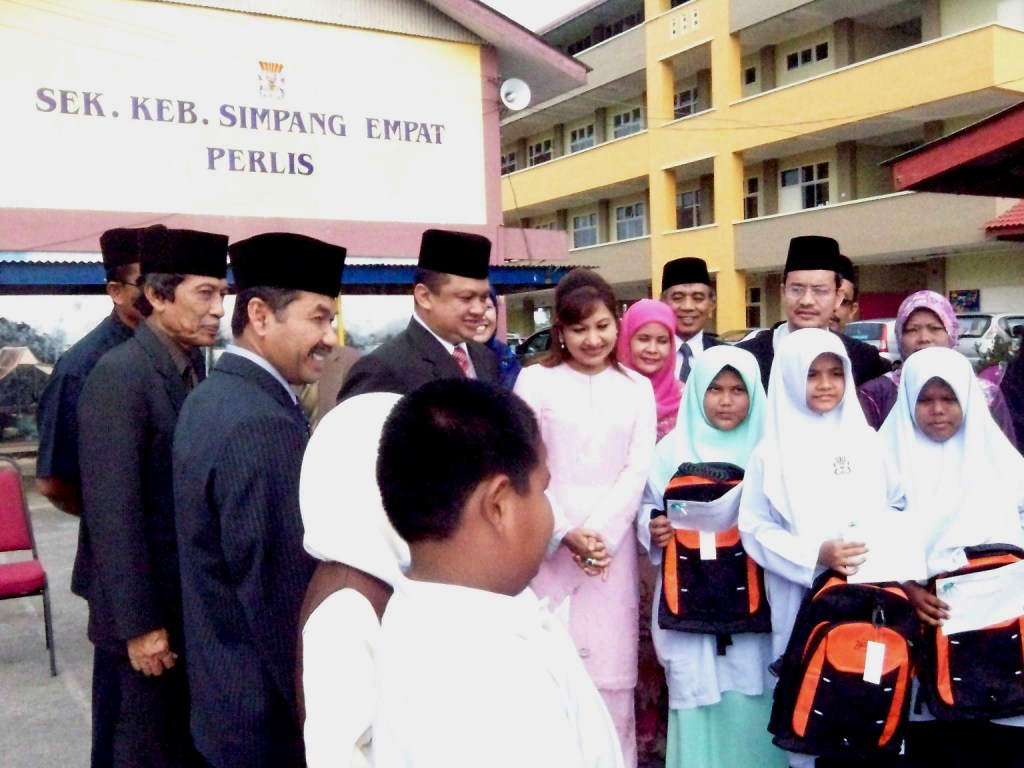 GeLoMbAnG kEtIGa tSuNaMi: SK Simpang Empat, Perlis