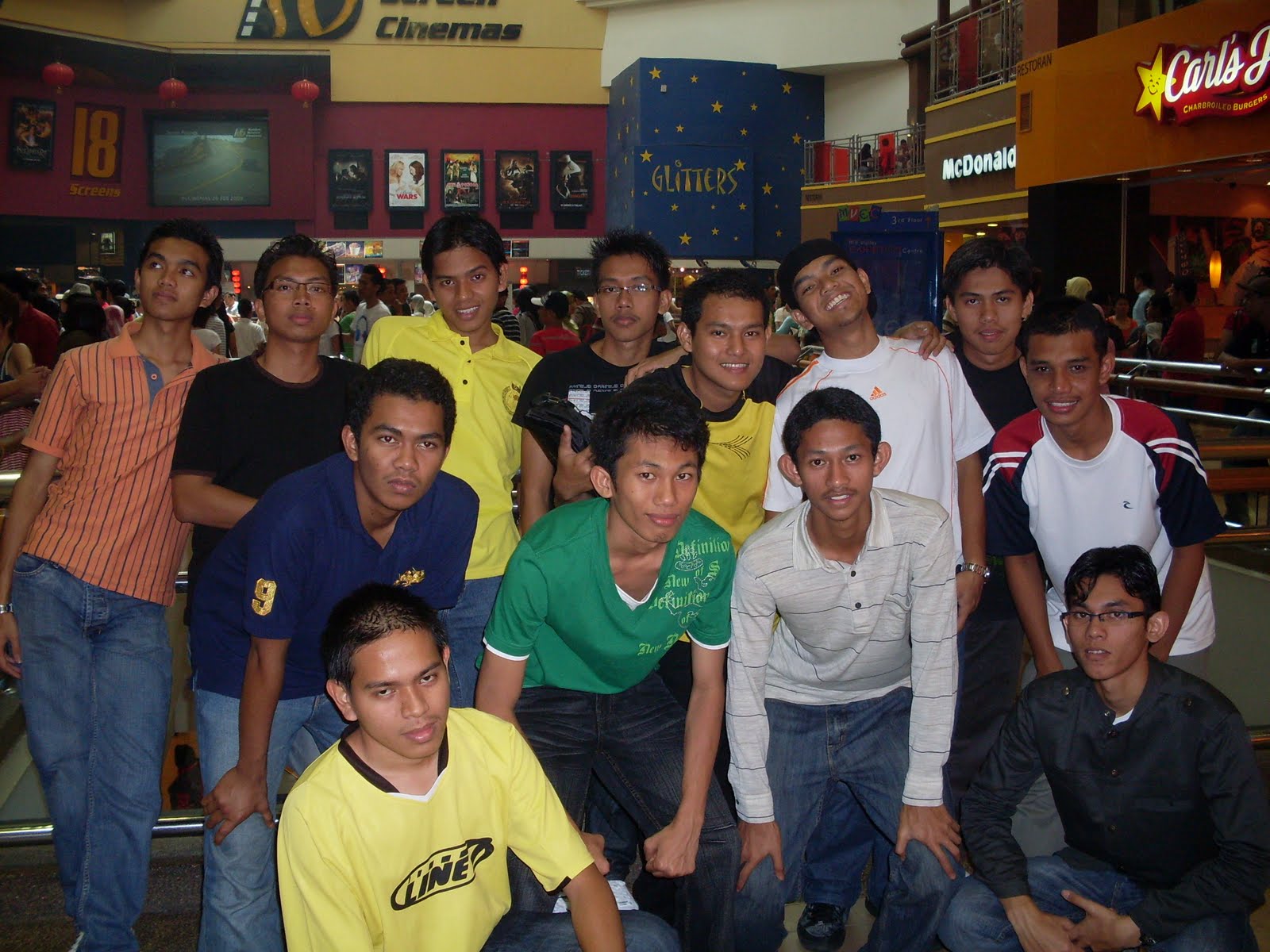 "Cek Ada Ramai Kawan" | myJournal@happyhour.