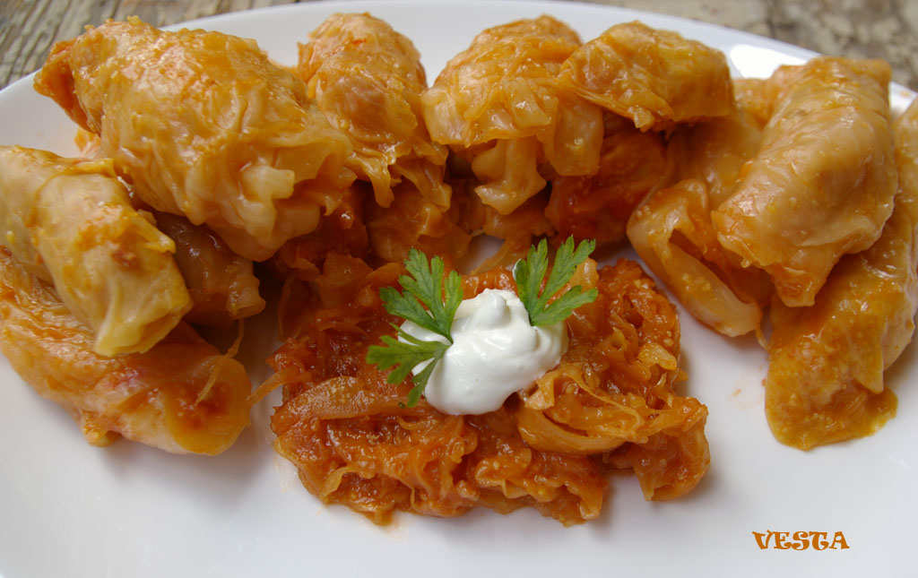 Töltött káposzta (meat-stuffed cabbages) | Hungarian cuisine, Hungarian ...