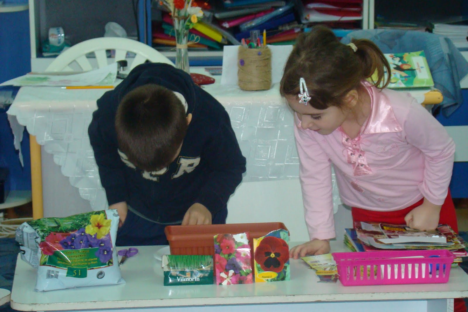 nouageneratielizucabacau: MICII GRADINARI!