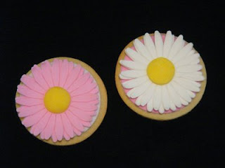Pat-a-Cake Parties: Gerbera Daisy Cookies
