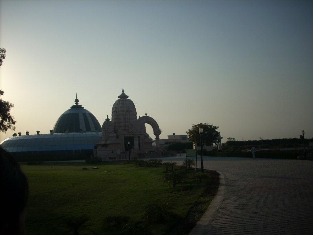 Sri Sri Radha Vrindavana-chandra: Sri Radha Vrindavan Chandra Mandir