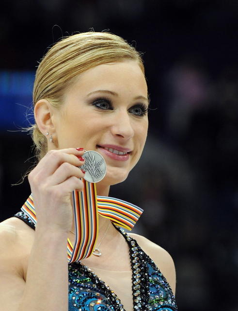 Field of Gold: O Canada! A Tribute to Canadian Figure Skating: Joannie ...
