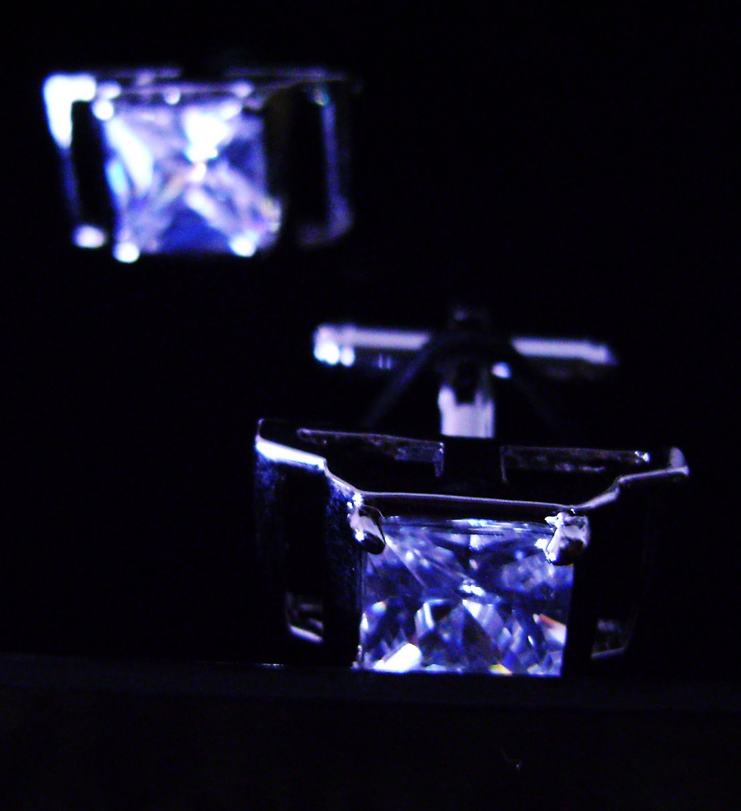 DEFOLOGY: Pierre Balmain Stone cufflinks.