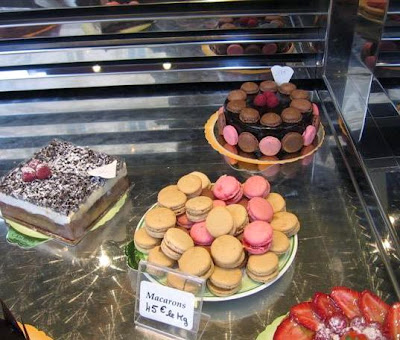 paris breakfasts: MAC Gateaux...