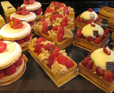 paris breakfasts: Les Fruits Rouges de Juillet