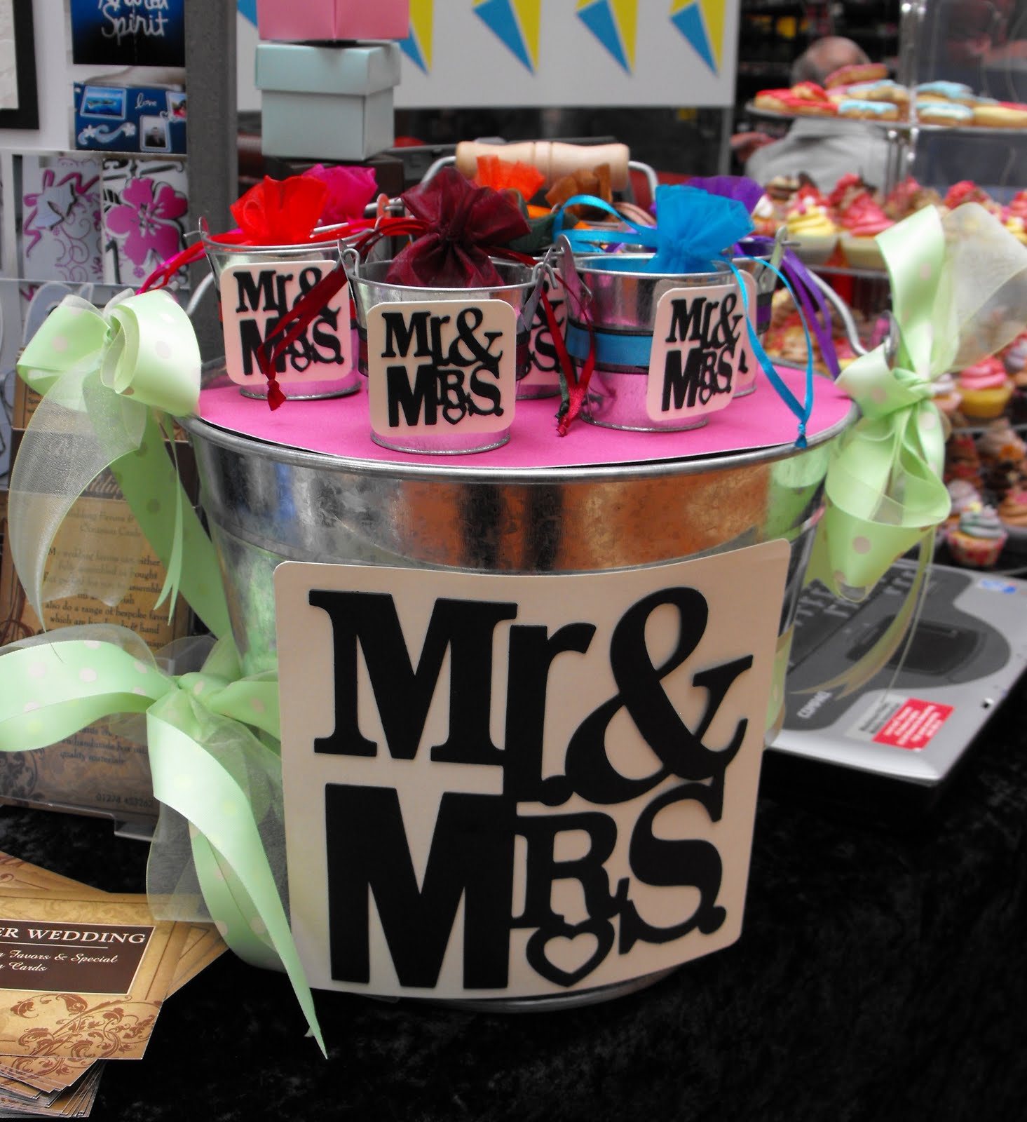 Box Clever Wedding: Buckets full of love