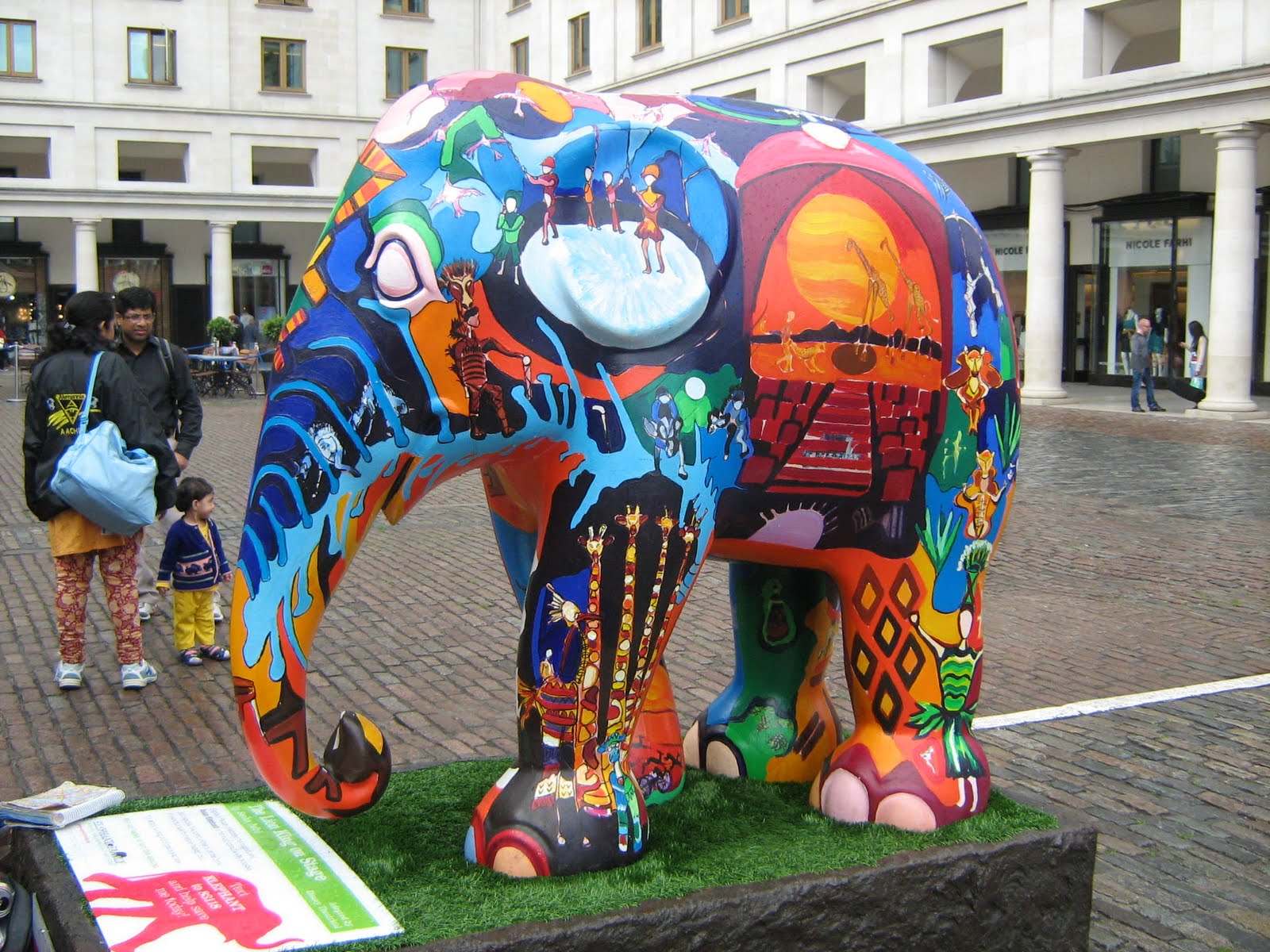 picosderoseirabrava: Elephant Parade