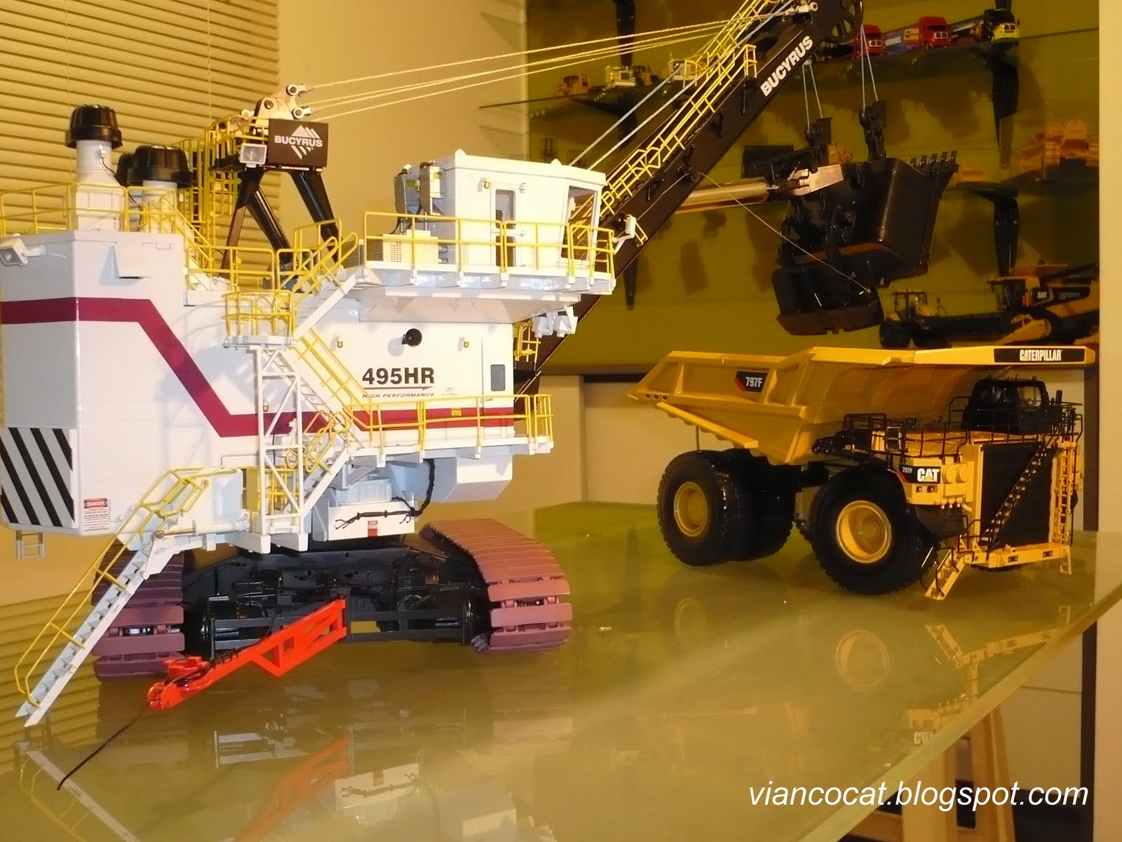 VIANCO: BUCYRUS 495HR Y CAT 797F