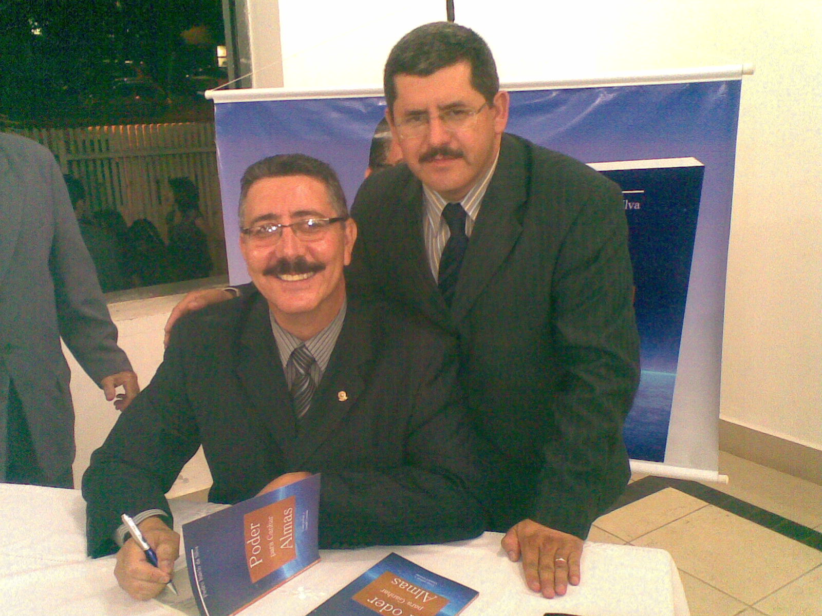 DOUGLAS ROBERTO DE ALMEIDA BAPTISTA: PASTOR PEDRO INÁCIO LANÇA LIVRO NA ...