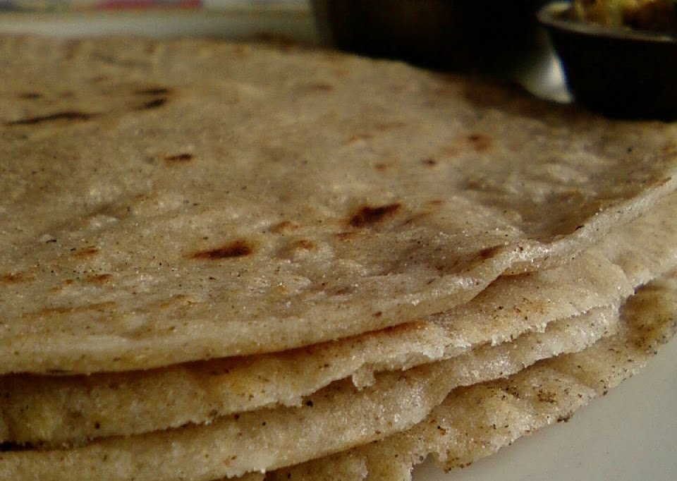 Harathi's Cooking : Traditional Jonna Rotte (Jowar Roti)