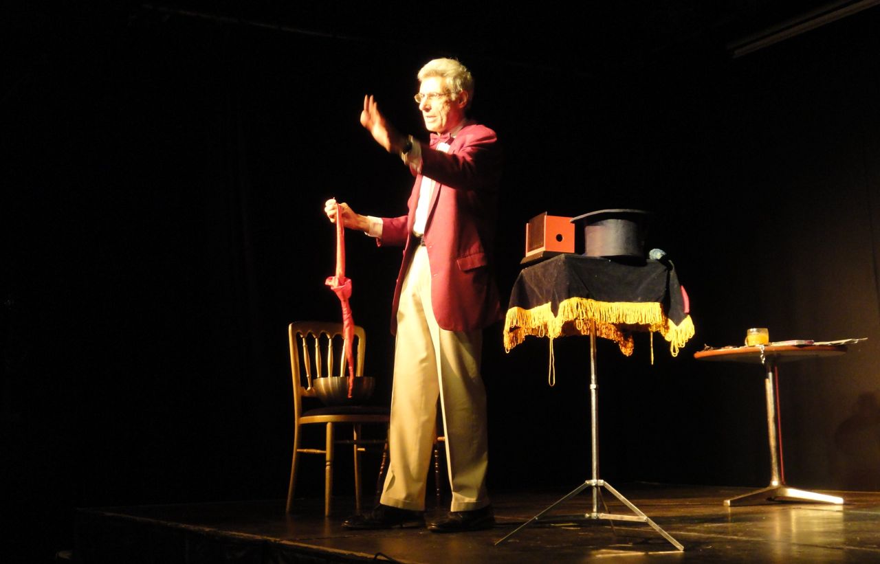 Alan in Belfast: Out to Lunch with Ian Saville the Marxist Magician