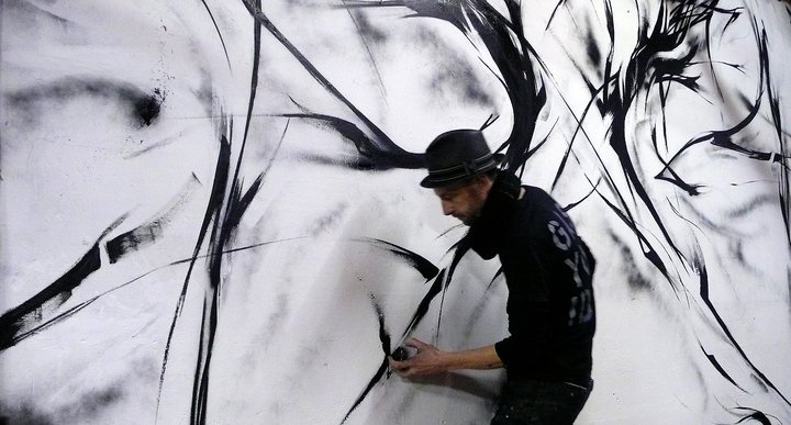 Toms Graffiti: She One Paints Cafe 1001 Wall