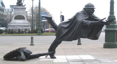 Funny Stuff: Hilarious monuments